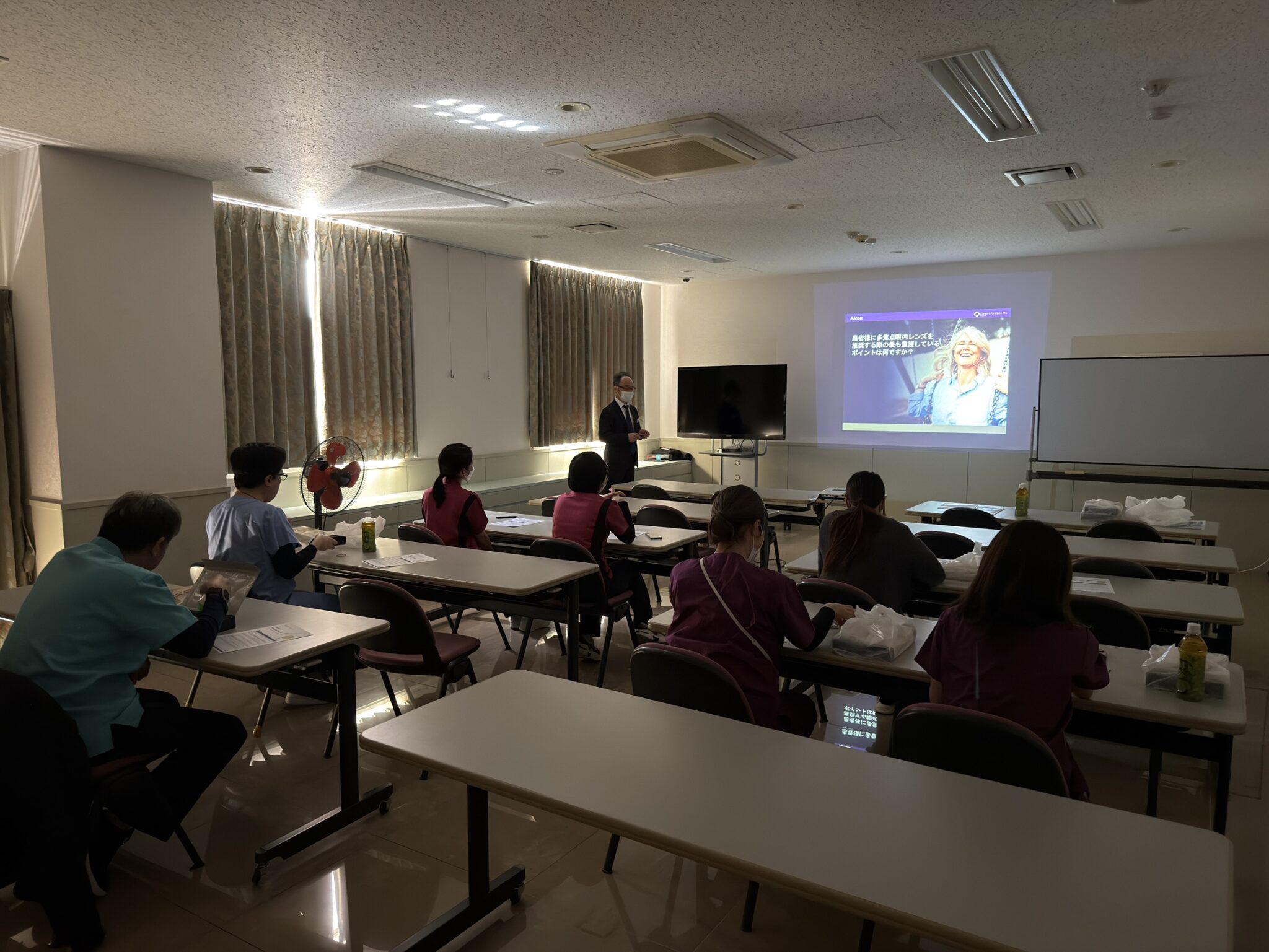 Alcon「Clareon PanOptix Pro」新商品説明会が行われました(おもろまち駅前院) | 医療法人水晶会安里眼科